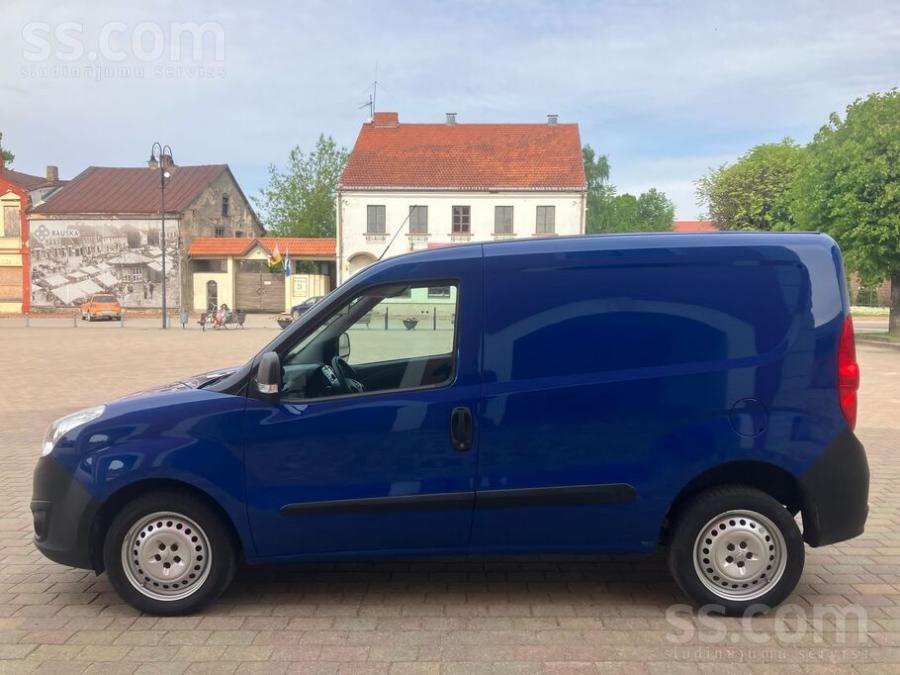 Blue Opel Combo 2017 in Bauska, with an engine capacity of 1.30 L and mileage of 111 thousand km for 4950 €, photo 9 on AUTOMOTO.COM.LV