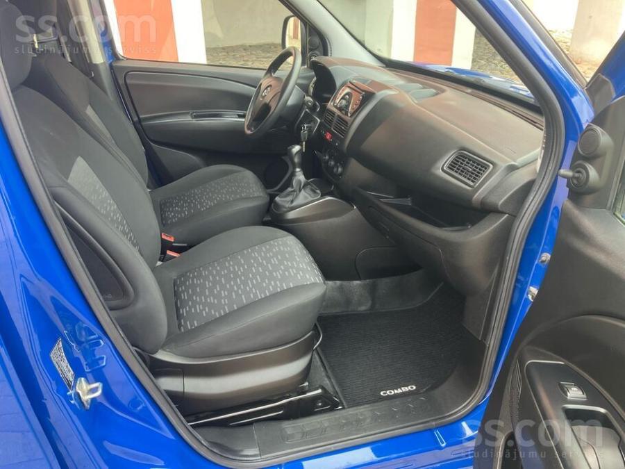 Blue Opel Combo 2017 in Bauska, with an engine capacity of 1.30 L and mileage of 111 thousand km for 4950 €, photo 15 on AUTOMOTO.COM.LV
