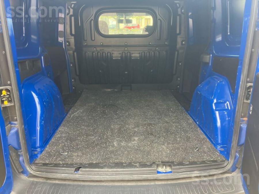 Blue Opel Combo 2017 in Bauska, with an engine capacity of 1.30 L and mileage of 111 thousand km for 4950 €, photo 26 on AUTOMOTO.COM.LV