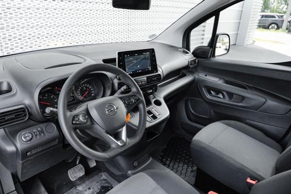 Zils Opel Combo 2022 Mārupe, ar dzinēja tilpumu 0.10 L un nobraukumu 40 tūkst. km par 20195 €, foto 10 vietnē AUTOMOTO.COM.LV