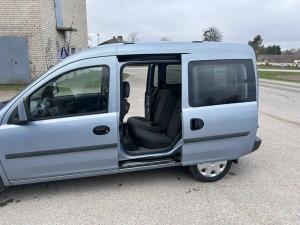 Zils Opel Combo 2004 Grobiņa, ar dzinēja tilpumu 1.70 L un nobraukumu 260 tūkst. km par 2500 €, foto 5 vietnē AUTOMOTO.COM.LV
