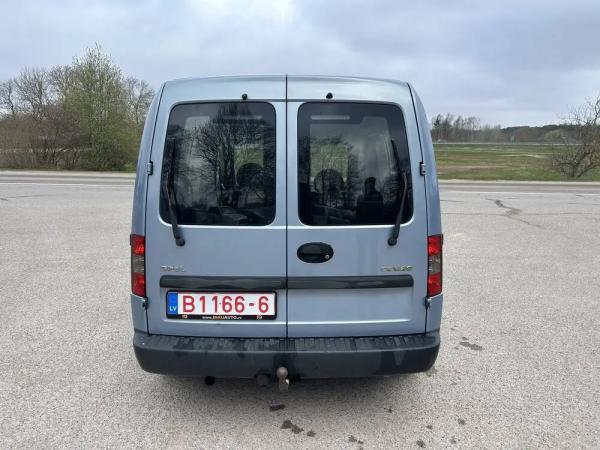 Blue Opel Combo 2004 in Grobiņa, with an engine capacity of 1.70 L and mileage of 260 thousand km for 2500 €, photo 6 on AUTOMOTO.COM.LV