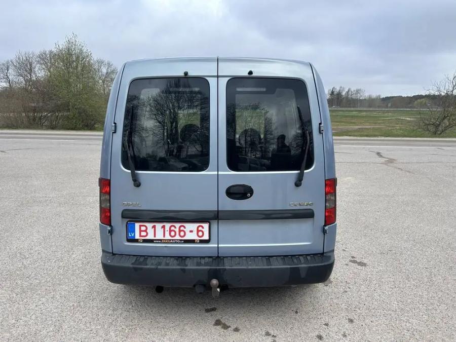 Zils Opel Combo 2004 Grobiņa, ar dzinēja tilpumu 1.70 L un nobraukumu 260 tūkst. km par 2500 €, foto 7 vietnē AUTOMOTO.COM.LV