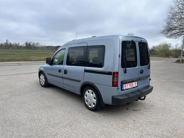 Blue Opel Combo 2004 in Grobiņa, with an engine capacity of 1.70 L and mileage of 260 thousand km for 2500 €, photo 7 on AUTOMOTO.COM.LV