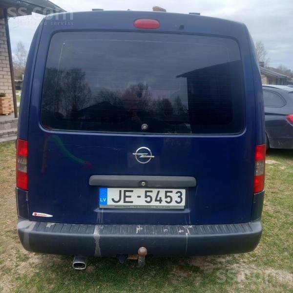 Zils Opel Combo 2006 Cēsis, ar dzinēja tilpumu 1.40 L un nobraukumu 330 tūkst. km par 1100 €, foto 4 vietnē AUTOMOTO.COM.LV