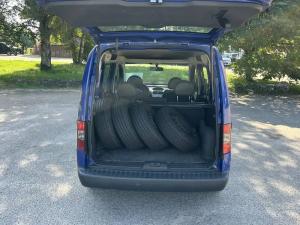 Zils Opel Combo 2007 Grobiņa, ar dzinēja tilpumu 1.60 L un nobraukumu 259 tūkst. km par 2700 €, foto 8 vietnē AUTOMOTO.COM.LV