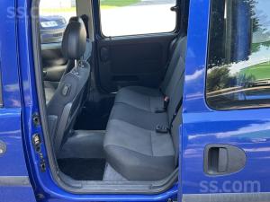 Blue Opel Combo 2007 in Liepaja, with an engine capacity of 1.60 L and mileage of 259 thousand km for 2700 €, photo 9 on AUTOMOTO.COM.LV