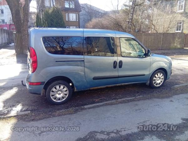 Zils Opel Combo 2013 Tallina, ar dzinēja tilpumu 1.40 L un nobraukumu 131 tūkst. km par 3100 €, foto 4 vietnē AUTOMOTO.COM.LV