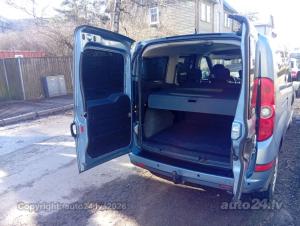 Blue Opel Combo 2013 in Tallinn, with an engine capacity of 1.40 L and mileage of 131 thousand km for 3100 €, photo 12 on AUTOMOTO.COM.LV