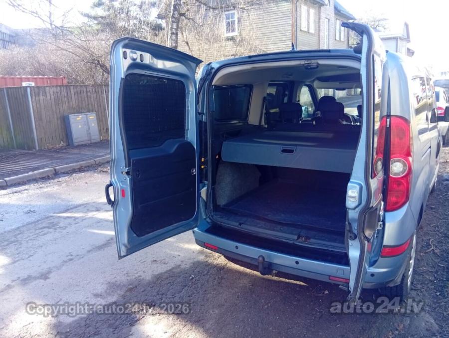 Blue Opel Combo 2013 in Tallinn, with an engine capacity of 1.40 L and mileage of 131 thousand km for 3100 €, photo 12 on AUTOMOTO.COM.LV