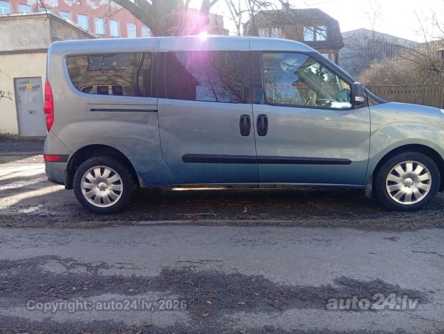 Blue Opel Combo 2013 in Tallinn, with an engine capacity of 1.40 L and mileage of 131 thousand km for 3100 €, photo 13 on AUTOMOTO.COM.LV