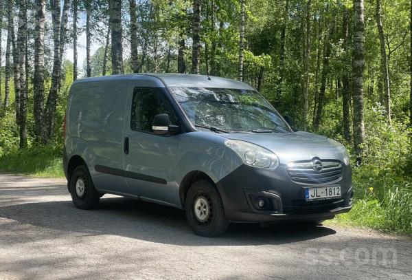 Blue Opel Combo 2013 in Riga, with an engine capacity of 1.30 L and mileage of 267 thousand km for 3200 €, photo 1 on AUTOMOTO.COM.LV