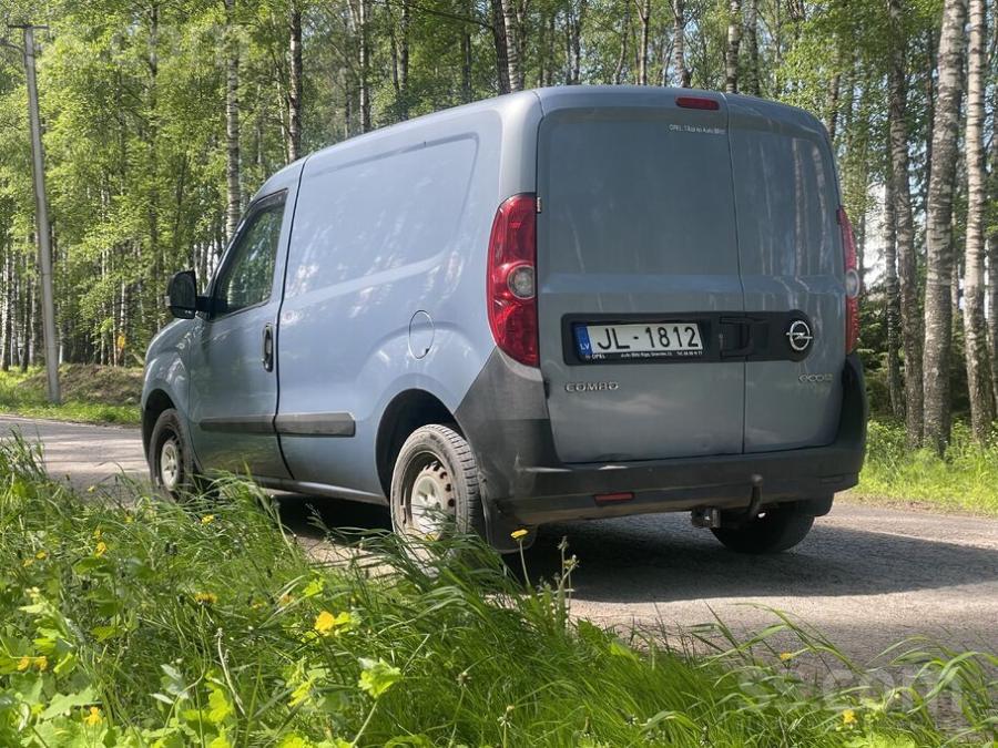 Blue Opel Combo 2013 in Riga, with an engine capacity of 1.30 L and mileage of 267 thousand km for 3200 €, photo 4 on AUTOMOTO.COM.LV