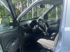 Blue Opel Combo 2013 in Riga, with an engine capacity of 1.30 L and mileage of 267 thousand km for 3200 €, photo 7 on AUTOMOTO.COM.LV
