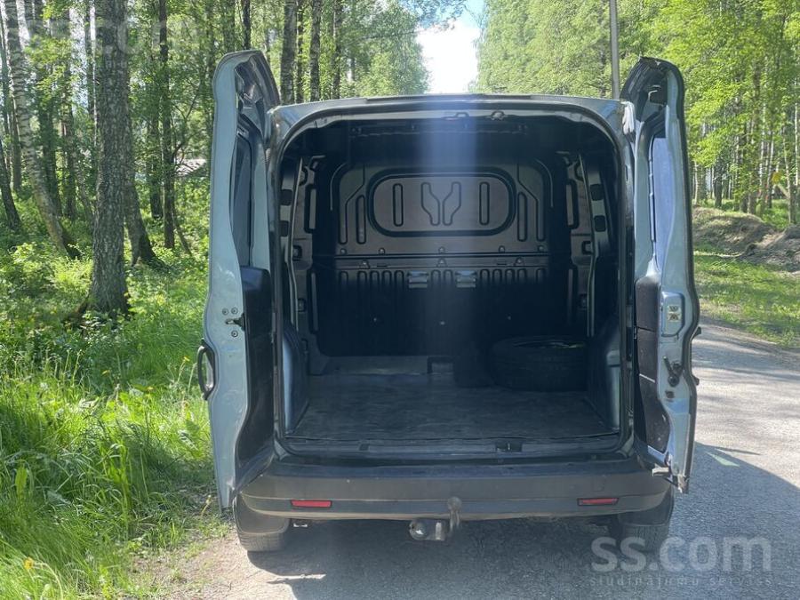 Blue Opel Combo 2013 in Riga, with an engine capacity of 1.30 L and mileage of 267 thousand km for 3200 €, photo 10 on AUTOMOTO.COM.LV