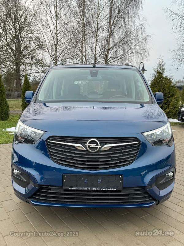 Blue Opel Combo 2018 in Tartu, with an engine capacity of 1.20 L and mileage of 175 thousand km for 8990 €, photo 11 on AUTOMOTO.COM.LV