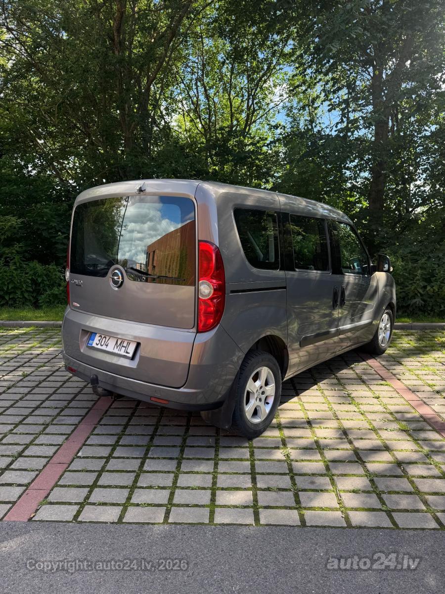 Brown Opel Combo 2012 in Tallinn, with an engine capacity of 1.60 L and mileage of 226 thousand km for 2798 €, photo 5 on AUTOMOTO.COM.LV