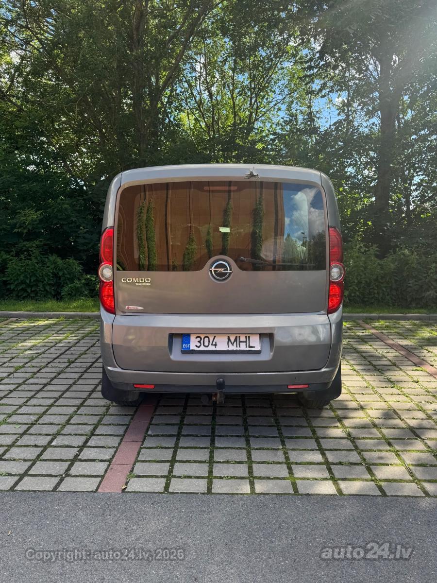 Brown Opel Combo 2012 in Tallinn, with an engine capacity of 1.60 L and mileage of 226 thousand km for 2798 €, photo 6 on AUTOMOTO.COM.LV