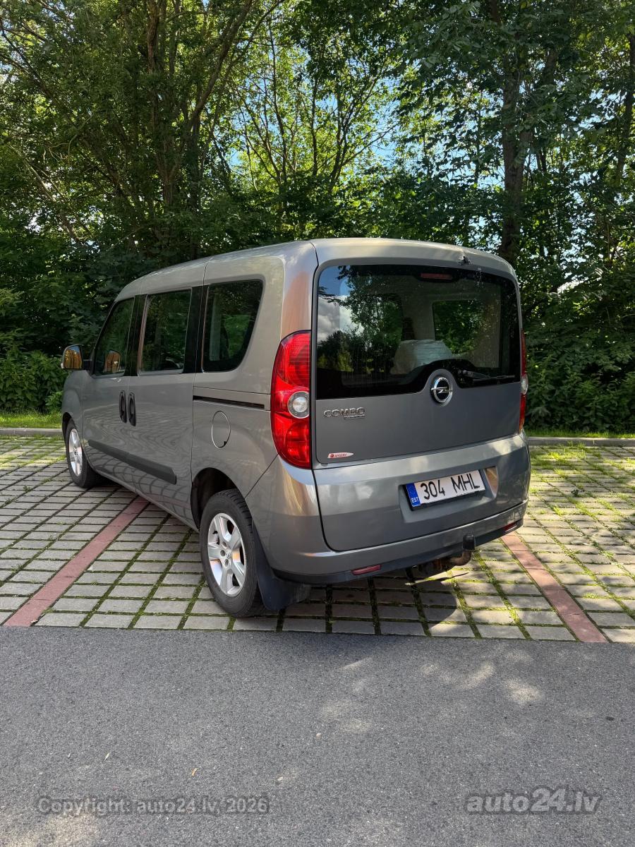 Brown Opel Combo 2012 in Tallinn, with an engine capacity of 1.60 L and mileage of 226 thousand km for 2798 €, photo 7 on AUTOMOTO.COM.LV
