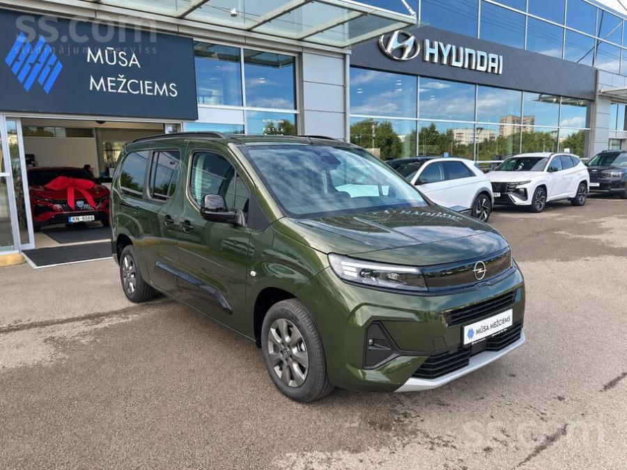 Green Opel Combo 2026 in Riga, with an engine capacity of 1.50 L and mileage of 10 thousand km for 33500 €, photo 4 on AUTOMOTO.COM.LV