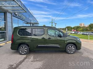Green Opel Combo 2026 in Riga, with an engine capacity of 1.50 L and mileage of 10 thousand km for 33500 €, photo 7 on AUTOMOTO.COM.LV