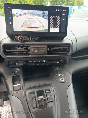 Zaļš Opel Combo 2026 Tartu, ar dzinēja tilpumu 1.50 L un nobraukumu 0 tūkst. km par 33900 €, foto 14 vietnē AUTOMOTO.COM.LV