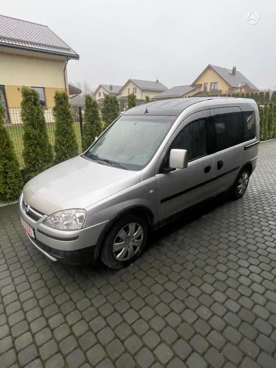Grey Opel Combo 2010 in Vilnius, with an engine capacity of 1.69 L and mileage of 250 thousand km for 2799 €, photo 2 on AUTOMOTO.COM.LV