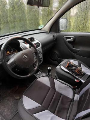 Grey Opel Combo 2010 in Vilnius, with an engine capacity of 1.69 L and mileage of 250 thousand km for 2799 €, photo 9 on AUTOMOTO.COM.LV
