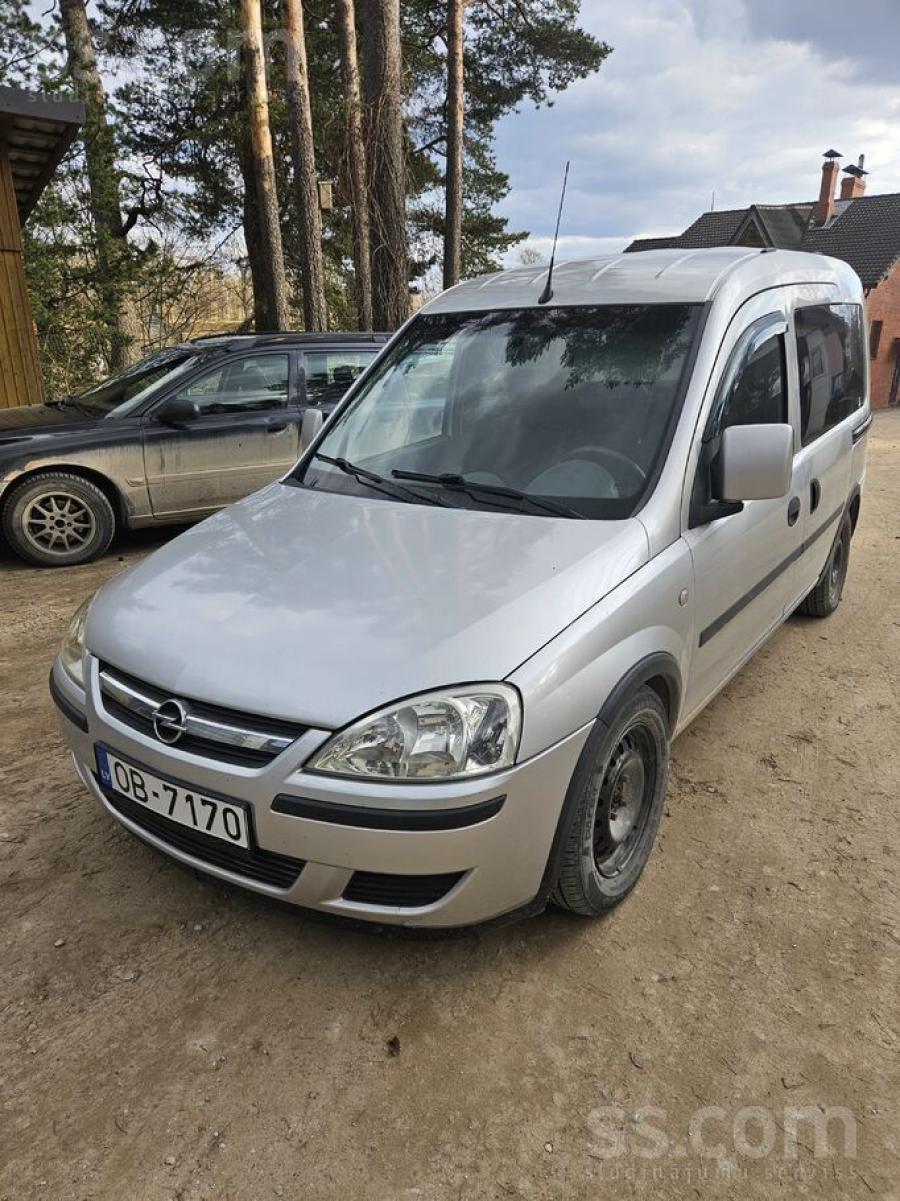 Pelēks Opel Combo 2004 Cēsis, ar dzinēja tilpumu 1.70 L un nobraukumu 230 tūkst. km par 1850 €, foto 1 vietnē AUTOMOTO.COM.LV