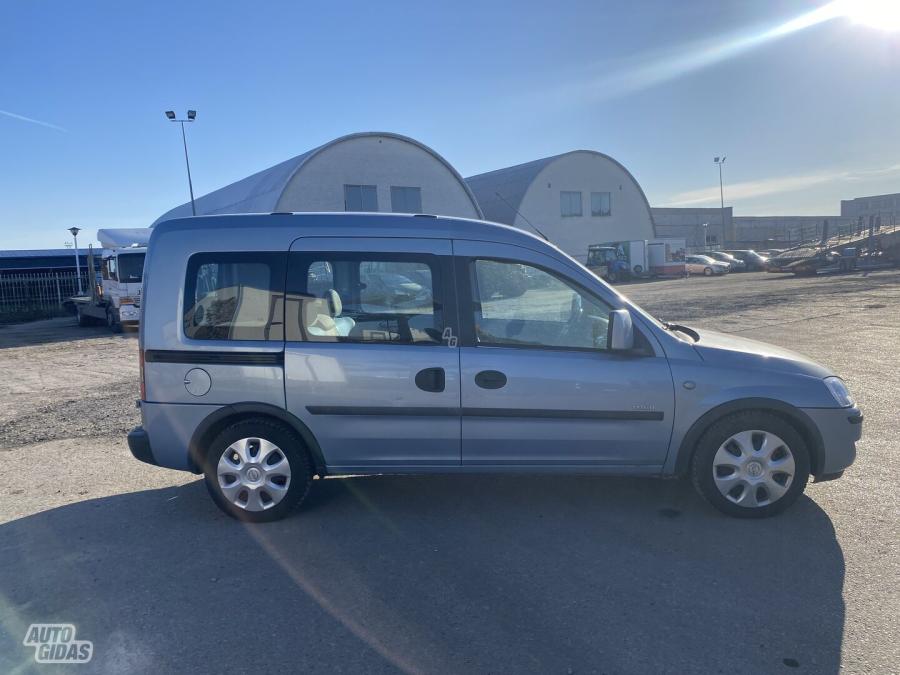 Pelēks Opel Combo 2004 Vilkaviškis, ar dzinēja tilpumu 1.60 L un nobraukumu 213 tūkst. km par 2550 €, foto 3 vietnē AUTOMOTO.COM.LV