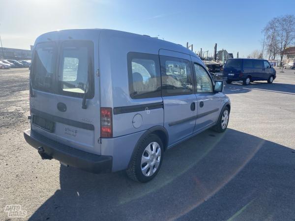 Grey Opel Combo 2004 in Vilkaviskis, with an engine capacity of 1.60 L and mileage of 213 thousand km for 2550 €, photo 6 on AUTOMOTO.COM.LV