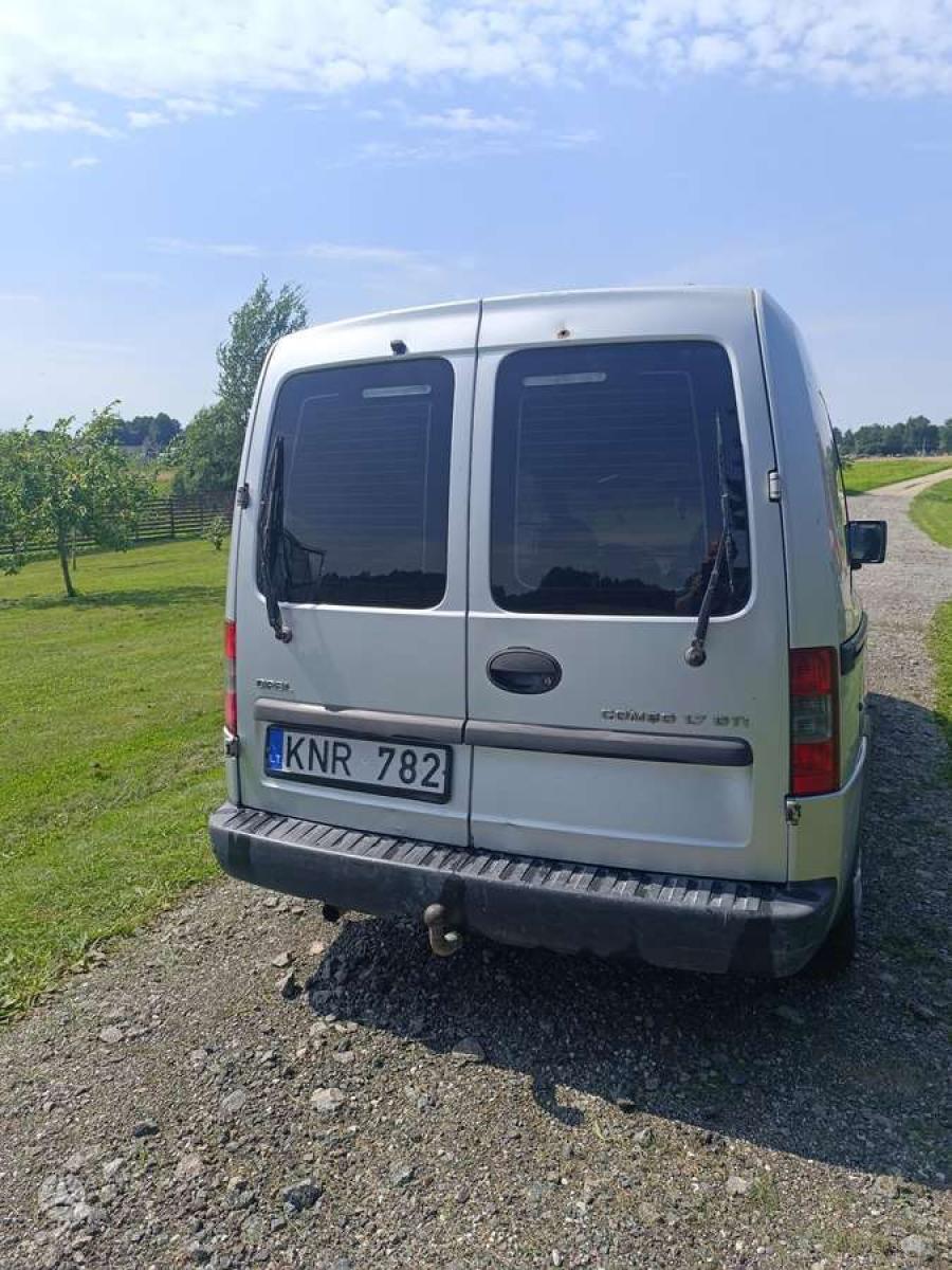 Grey Opel Combo 2004 in Kelme, with an engine capacity of 1.69 L and mileage of 368 thousand km for 600 €, photo 4 on AUTOMOTO.COM.LV