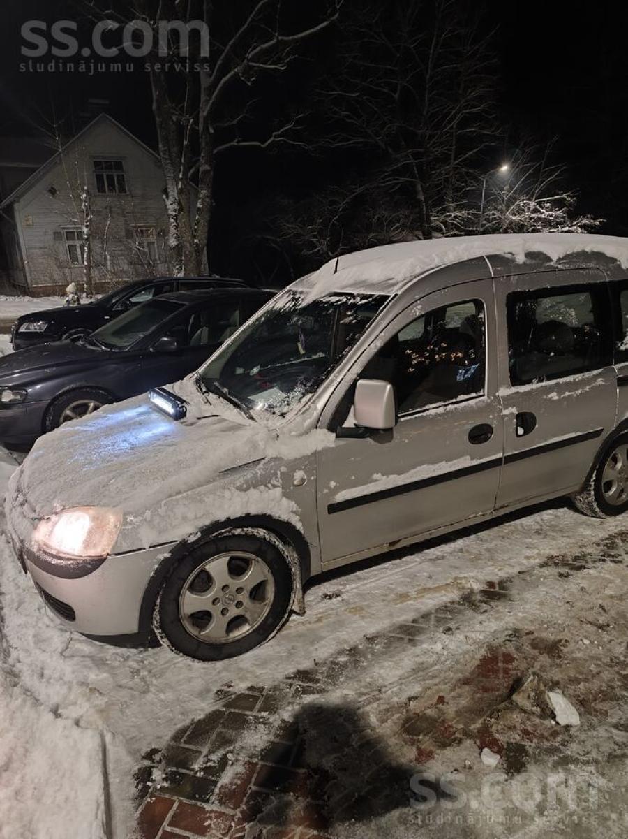 Grey Opel Combo 2005 in Cesis, with an engine capacity of 1.70 L and mileage of 274 thousand km for 1150 €, photo 1 on AUTOMOTO.COM.LV