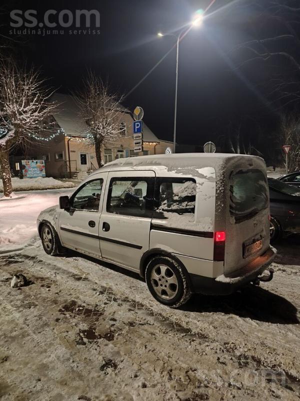 Pelēks Opel Combo 2005 Cēsis, ar dzinēja tilpumu 1.70 L un nobraukumu 274 tūkst. km par 1150 €, foto 2 vietnē AUTOMOTO.COM.LV