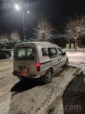Grey Opel Combo 2005 in Cesis, with an engine capacity of 1.70 L and mileage of 274 thousand km for 1150 €, photo 3 on AUTOMOTO.COM.LV