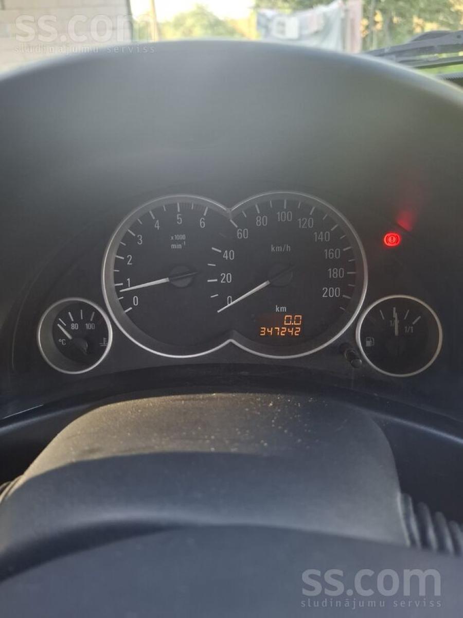 Pelēks Opel Combo 2006 Daugavpils, ar dzinēja tilpumu 1.70 L un nobraukumu 347 tūkst. km par 1800 €, foto 5 vietnē AUTOMOTO.COM.LV