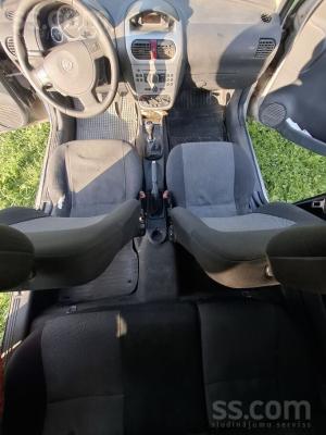 Pelēks Opel Combo 2006 Daugavpils, ar dzinēja tilpumu 1.70 L un nobraukumu 347 tūkst. km par 1800 €, foto 7 vietnē AUTOMOTO.COM.LV