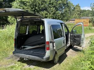 Pelēks Opel Combo 2007 Jūrmala, ar dzinēja tilpumu 1.40 L un nobraukumu 217 tūkst. km par 1200 €, foto 7 vietnē AUTOMOTO.COM.LV