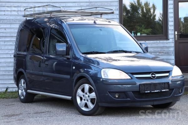 Opel Combo 2007 in Valmiera on AUTOMOTO.COM.LV Grey Opel Combo 2007 in Valmiera, with an engine capacity of 1.70 L and mileage of 203 thousand km for 2700 €, photo 3 on AUTOMOTO.COM.LV