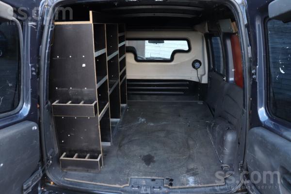 Opel Combo 2007 in Valmiera on AUTOMOTO.COM.LV Grey Opel Combo 2007 in Valmiera, with an engine capacity of 1.70 L and mileage of 203 thousand km for 2700 €, photo 9 on AUTOMOTO.COM.LV