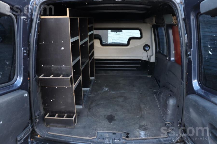 Grey Opel Combo 2007 in Valmiera, with an engine capacity of 1.70 L and mileage of 203 thousand km for 2700 €, photo 9 on AUTOMOTO.COM.LV