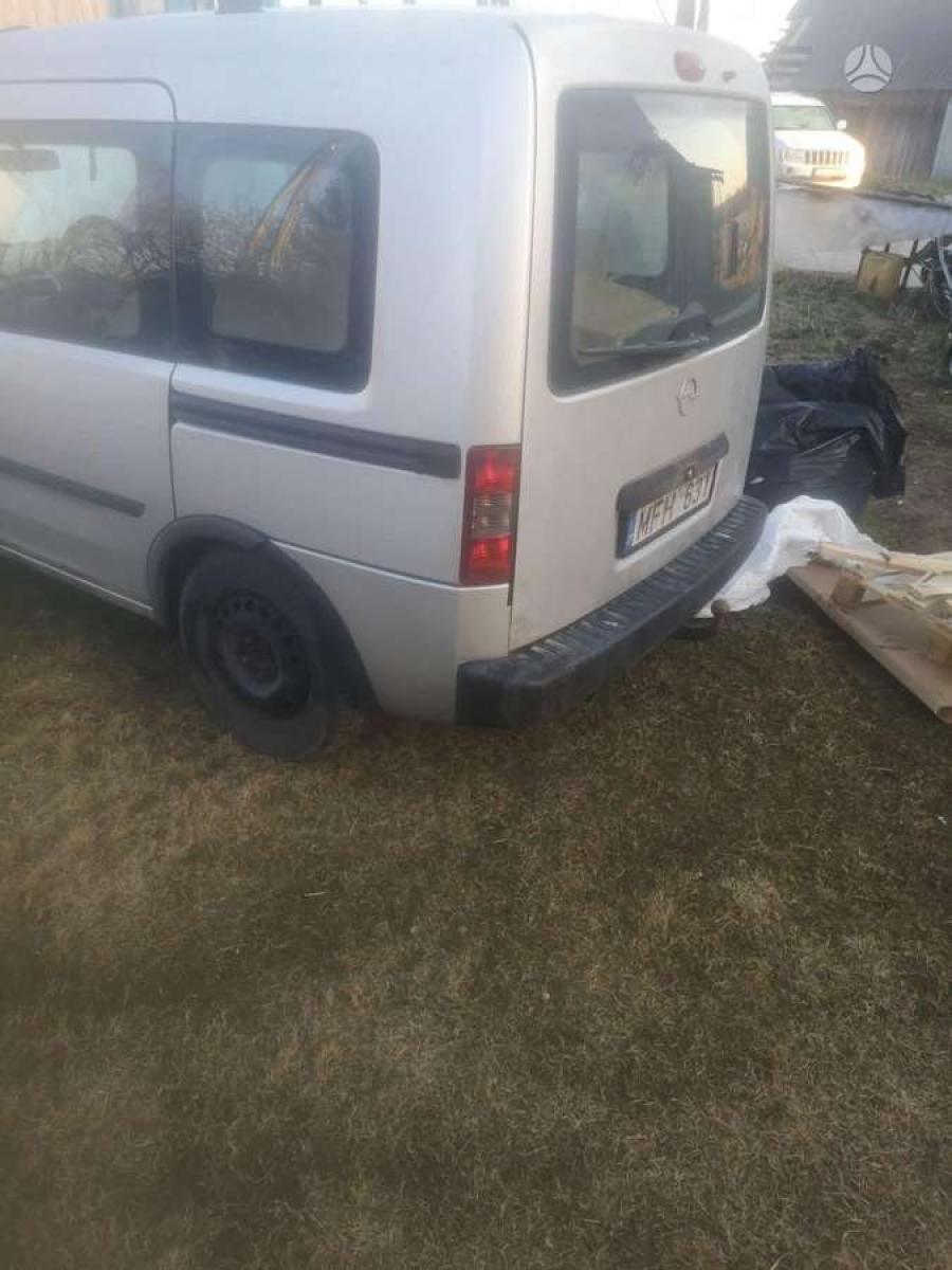 Grey Opel Combo 2008 in Vilnius, with an engine capacity of 1.69 L and mileage of 350 thousand km for 600 €, photo 1 on AUTOMOTO.COM.LV
