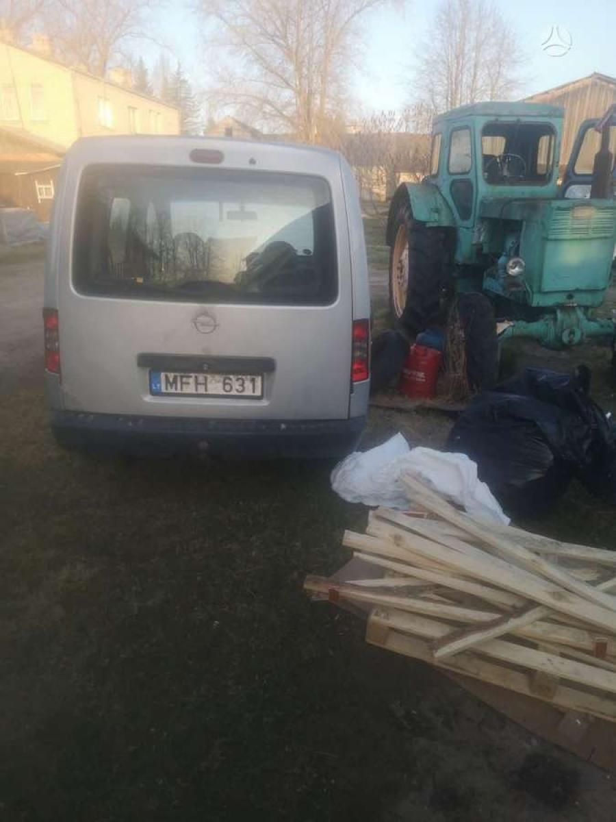 Grey Opel Combo 2008 in Vilnius, with an engine capacity of 1.69 L and mileage of 350 thousand km for 600 €, photo 4 on AUTOMOTO.COM.LV