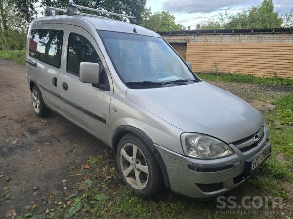 Grey Opel Combo 2008 in Riga, with an engine capacity of 1.70 L and mileage of 350 thousand km for 1800 €, photo 1 on AUTOMOTO.COM.LV