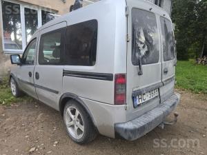 Grey Opel Combo 2008 in Riga, with an engine capacity of 1.70 L and mileage of 350 thousand km for 1800 €, photo 4 on AUTOMOTO.COM.LV