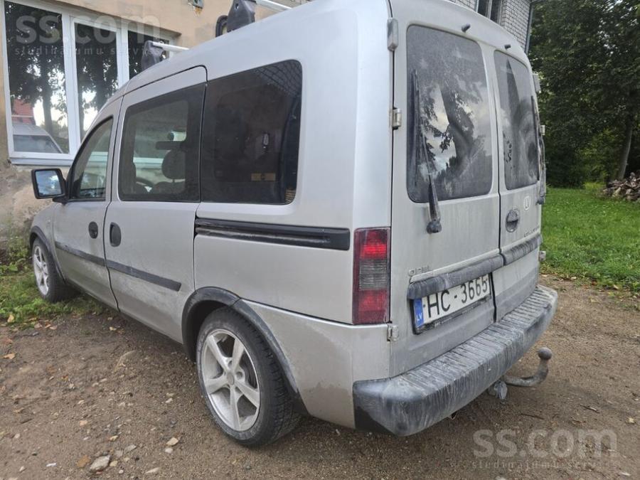 Grey Opel Combo 2008 in Riga, with an engine capacity of 1.70 L and mileage of 350 thousand km for 1800 €, photo 4 on AUTOMOTO.COM.LV