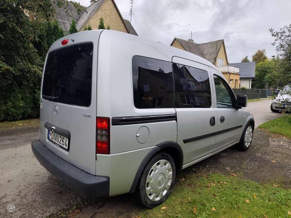 Opel Combo 2008 Panevēža vietnē Pelēks Opel Combo 2008 Panevēža, ar dzinēja tilpumu 1.25 L un nobraukumu 400 tūkst. km par 1650 €, foto 3 vietnē AUTOMOTO.COM.LV