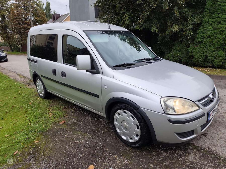 Grey Opel Combo 2008 in Panevezys, with an engine capacity of 1.25 L and mileage of 400 thousand km for 1650 €, photo 4 on AUTOMOTO.COM.LV