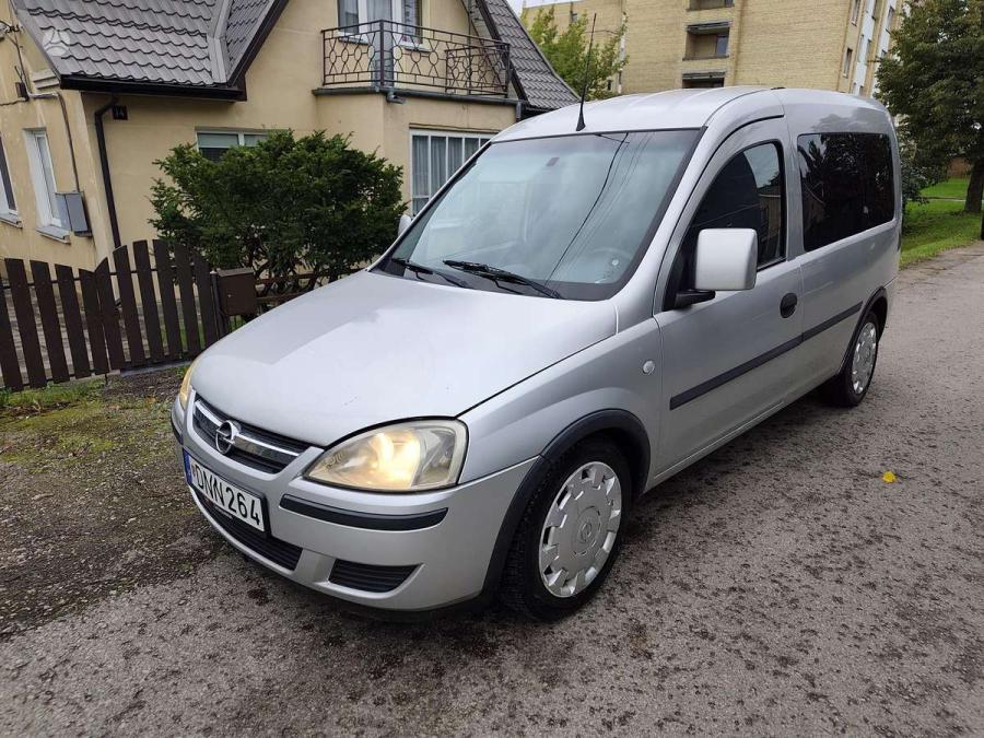 Grey Opel Combo 2008 in Panevezys, with an engine capacity of 1.25 L and mileage of 400 thousand km for 1650 €, photo 5 on AUTOMOTO.COM.LV