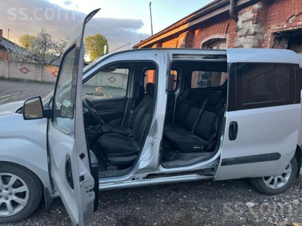 Pelēks Opel Combo 2013 Daugavpils, ar dzinēja tilpumu 1.60 L un nobraukumu 345 tūkst. km par 3500 €, foto 2 vietnē AUTOMOTO.COM.LV